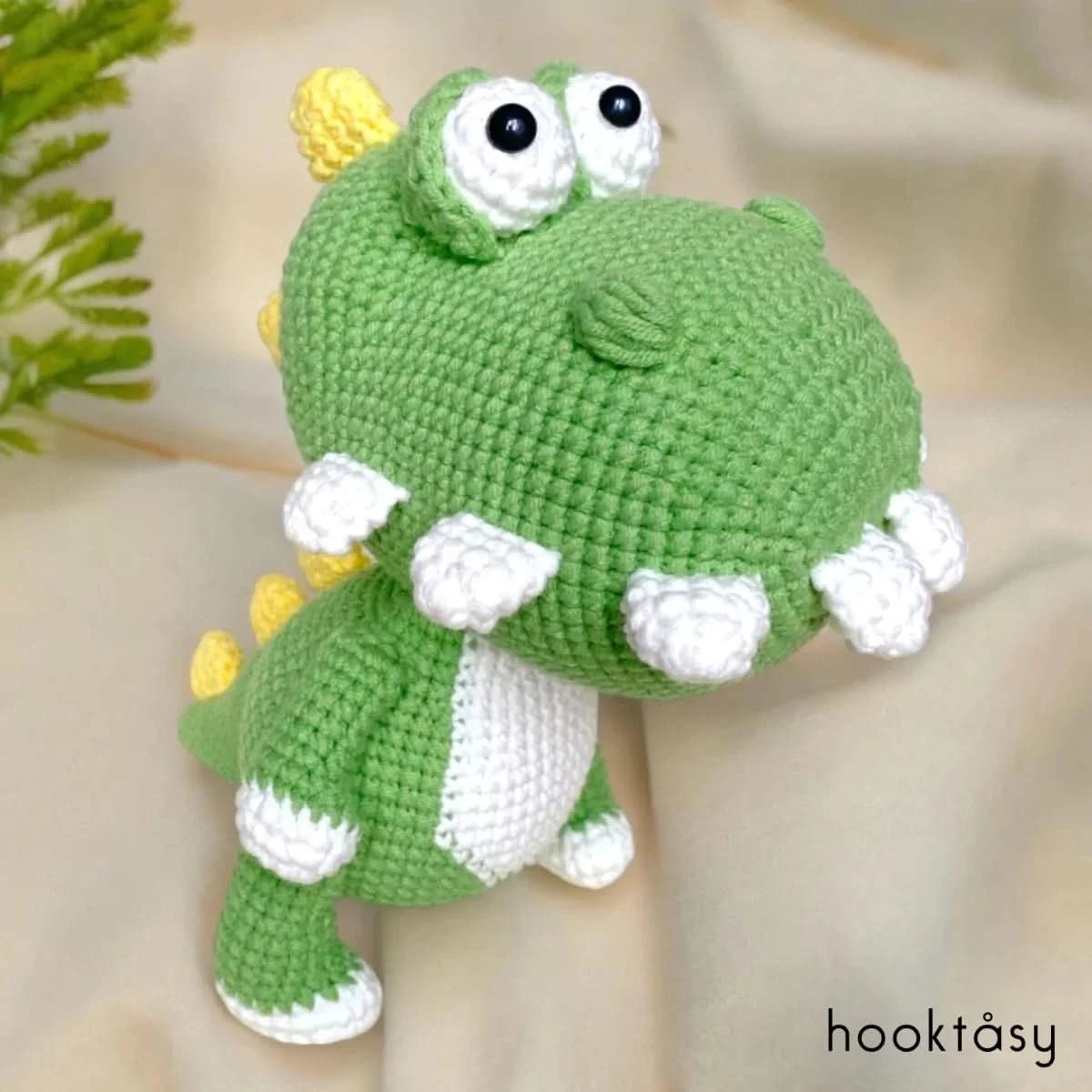 Toothy T-Rex Dinosaur Crochet Pattern | Hooktasy